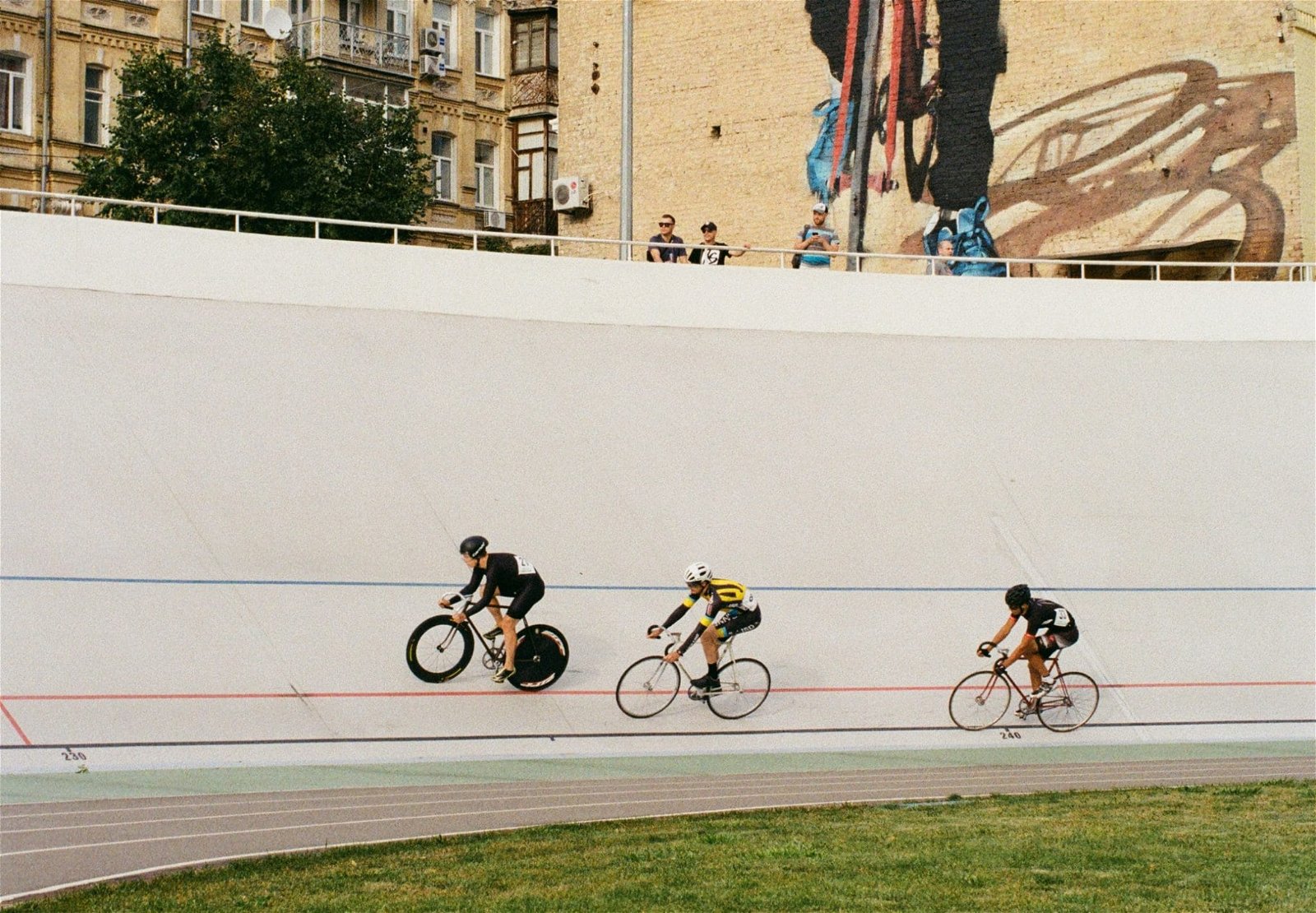 What Is a Fixie Bike? | Fixed-Gear Bicycles Explained